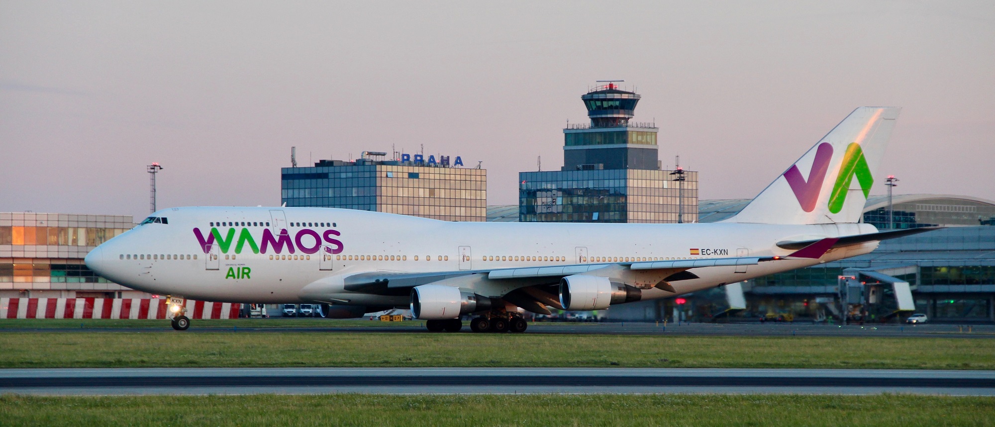 Wamos Air - Levné letenky, zavazadla, odbavení, slevy