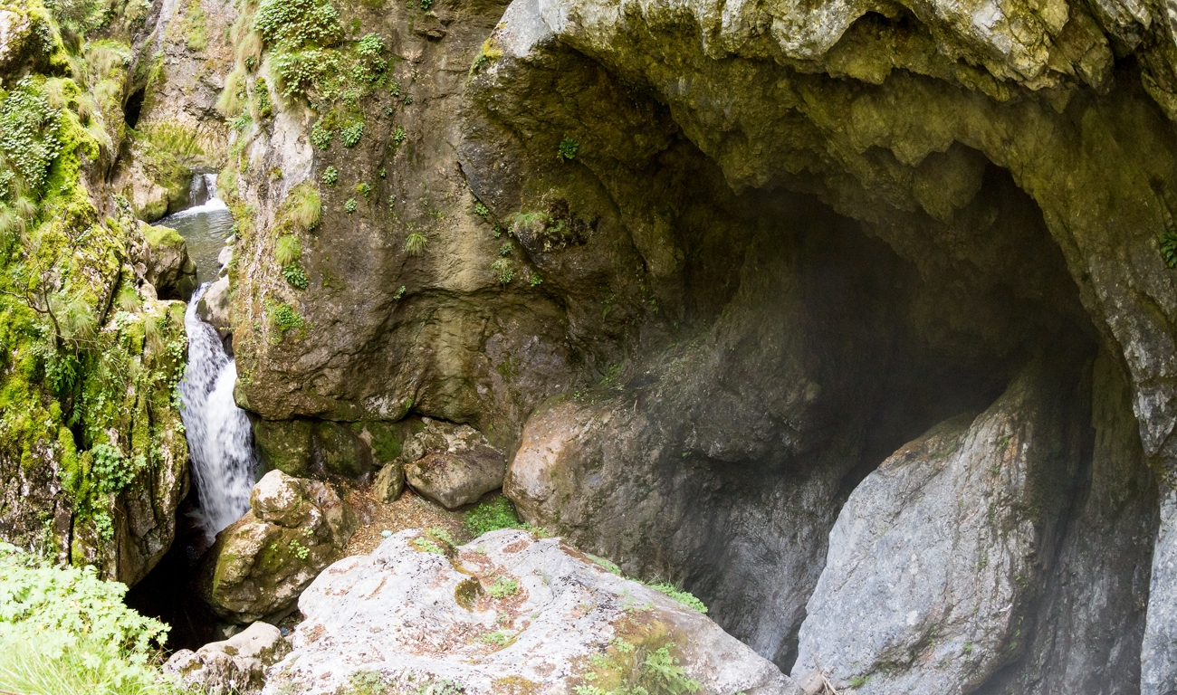 Ďáblovo hrdlo v Bulharsku – tajemná jeskyně a legenda 2025 ...
